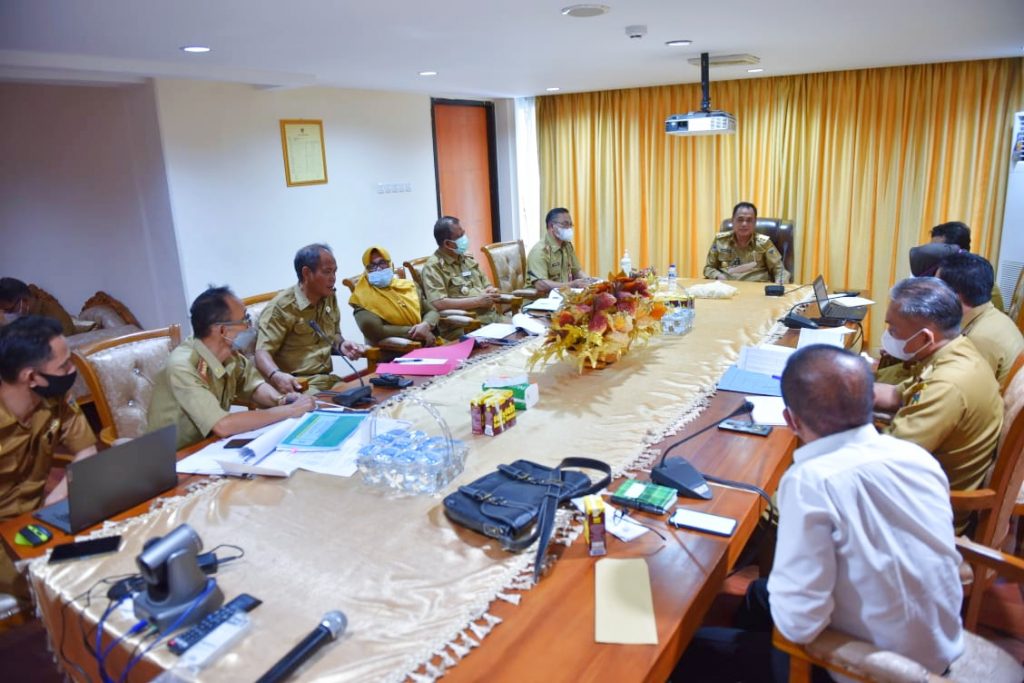 Wakil Gubernur Drs. Mamun Amir, Memimpin Rapat Pra Rekonsiliasi ...